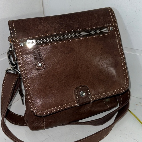 Fossil | Bags | Fossil Brown Pebble Leather Crossbody Organizer Bag ...